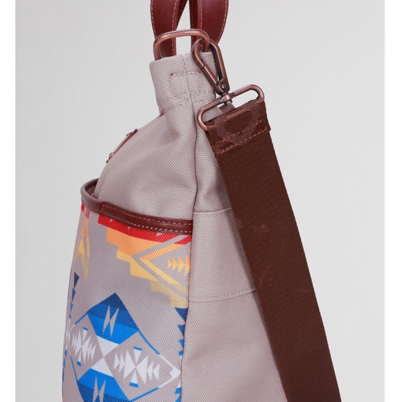 Pendleton | Bags | Pendleton Woolen Mills Shoppers Travel Tote Bag ...